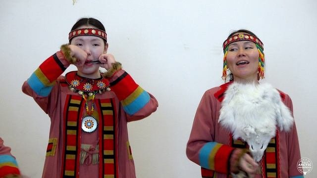 Кужуун шорилэ (Небесный узор) - Чуо5аймэльэ йорпурэ (Весной в тундре)