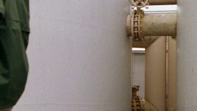 Сериал про пришельцев:Первая волна.(Часть первая.Серия седьмая из 22).1998-1999.XviD.DVDRip