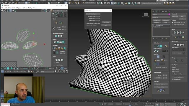 15. UV mapping the shoulders and armor