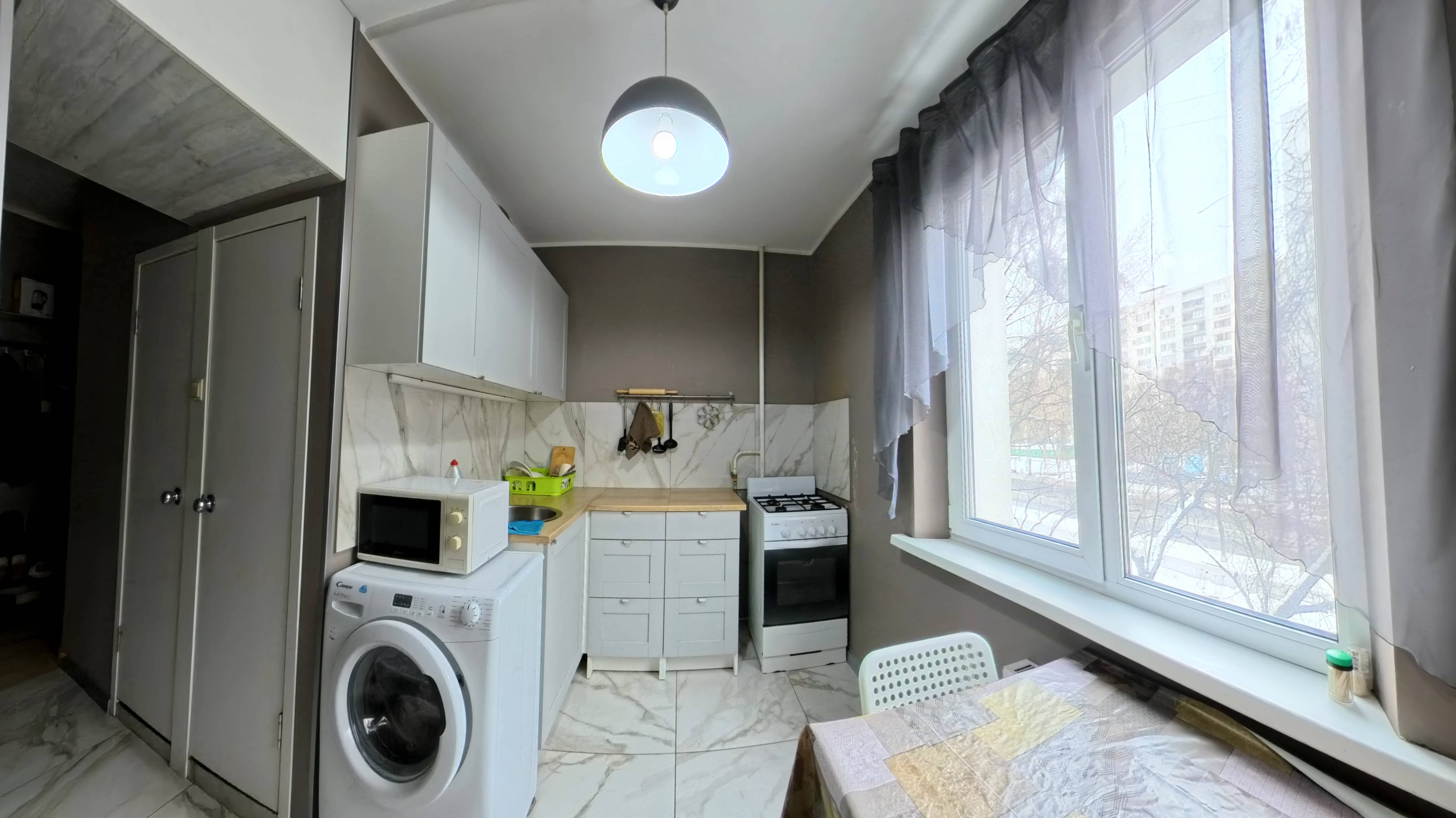 Продам трехкомнатную квартиру в Москве. метро Юго- Восточная 1 минута пешком. ул. Ферганская