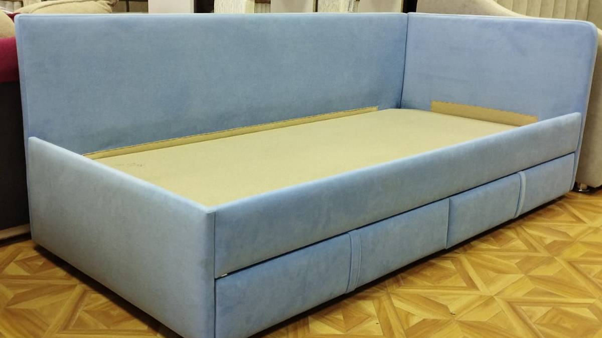 Обзор угловой кровати Блюз