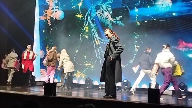 5️⃣💙 Холодушка, это пятая часть, танец суеты