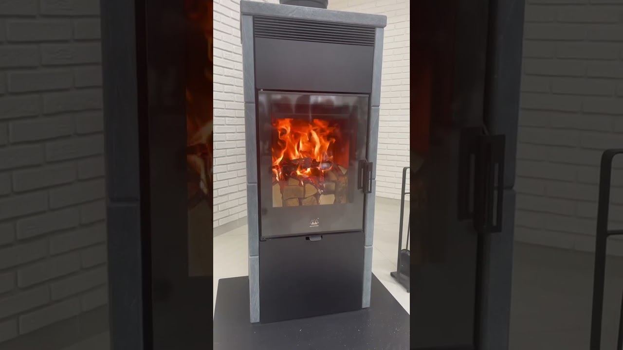Как горит печь-камин EASYSTEAM MONTFORT