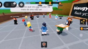 я вернулась! играю в роблокс с друзьями но..