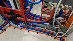 Инженерные работы в доме из техноблоков (ЧАСТЬ 2)