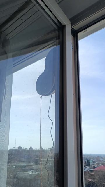 Робот-мойщик окон