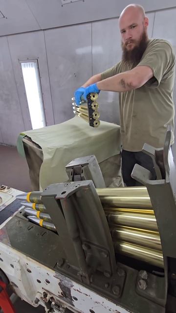 40mm M266 L70 AutoCannon from M247 Sgt York Anti-Aircraft DIVAD System #military #army #history #gun