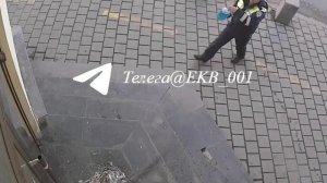 Неизвестный пытался поджечь бар "Молодость" в центре Екатеринбурга.