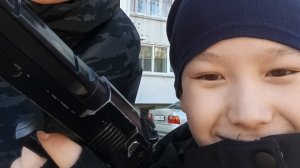 бандит против крутого Макса
