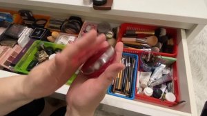 ✨Косметический влог🌹Моя косметика 🧴Новые яркие и стойкие помады💄Блески🫦Навожу порядок ✨