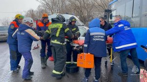 Камчатские спасатели МЧС России оказали помощь пострадавшим в ДТП