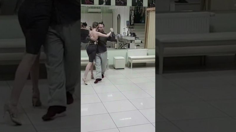 Tango en abrazo cerado #pugliese #musicalidad #improvisation #честноетанго #музыкальность