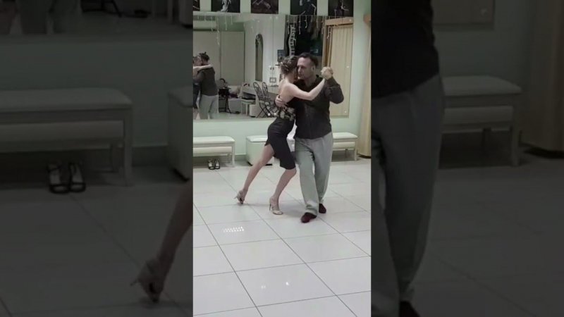 Puglese en abrazo cerado #musicalidad #improvisacion #честноетанго #музыкальность