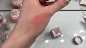 Помада в милой упаковке Flower Knows Swatches&Viewers MakeUp