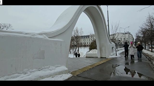 Арка влюбленных в Казани