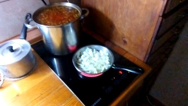 Танцующая сковородка!