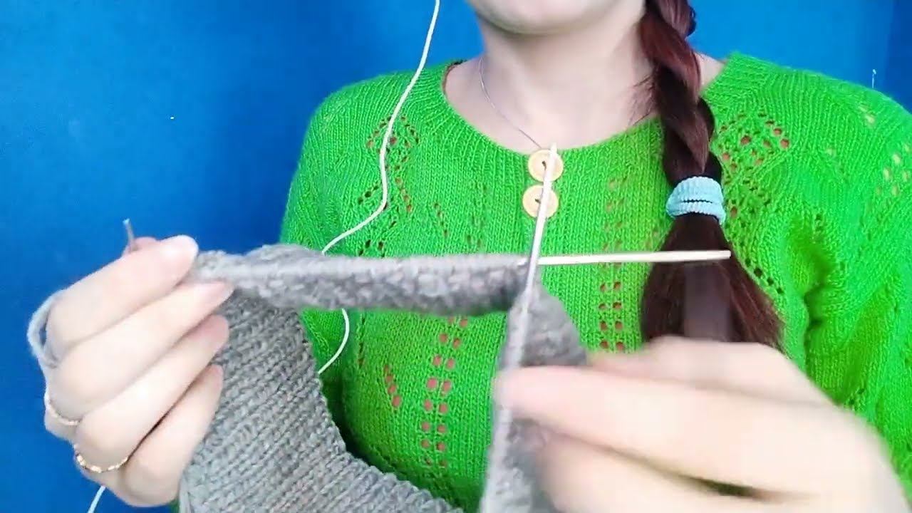 ASMR шепотом вяжу шапочку, звуки спиц, свечи, шуршание и кот #2024 #асмр