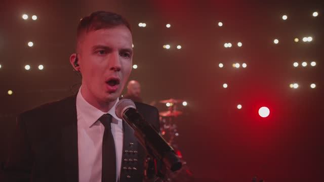 Rolling In The Deep - Adele (cover Garage Band)