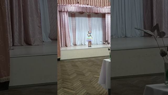 А.Петряшева "Булочка с творогом". Исполняет Плутова Софья