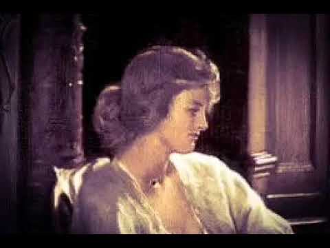 Федор Тютчев "Она сидела на полу..." Читает Павел Морозов