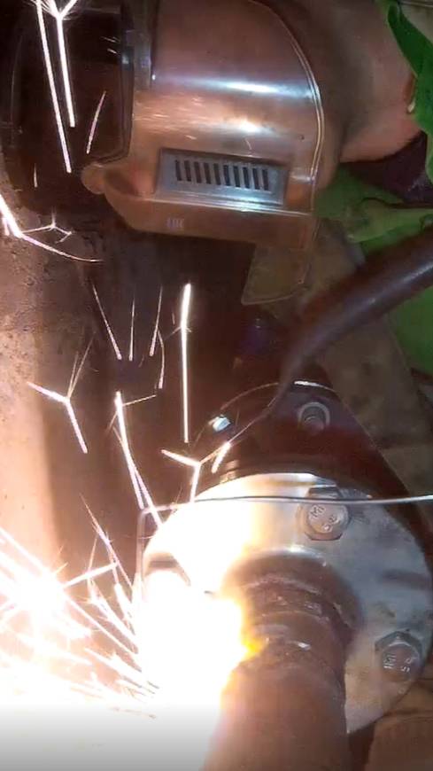 Газосварка ЖКХ  Меняем вентиль на шарик диаметр 50 Gas welding of housing and communal services