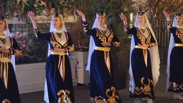 "ТАНЦЫ НАРОДОВ КРЫМА"✨️ АНСАМБЛЬ "ТАВРИЯ"( КРЫМ) ФЕСТИВАЛЬ "КРЫМСКАЯ ВЕСНА"🌺🌿💖 ТВЕРСКАЯ ПЛОЩАДЬ