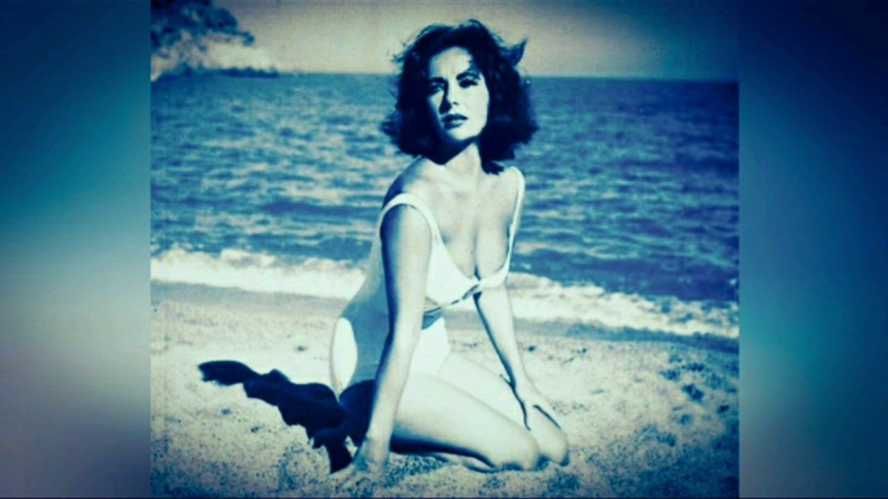 Саша Чёрный "ПЛАСТИКА" (Из палатки вышла дева в васильковой нежной тоге...) Читает Павел Морозов