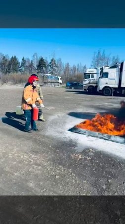 Противопожарная тренировка персонала складского комплекса Ломоносовского района