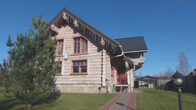 Бревенчатый дом охотника в п.Борки