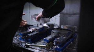 Замковые электромеханические и навесные устройства с мастер-системой