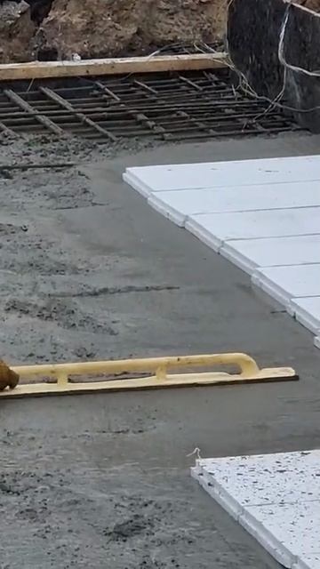 Выравнивание залитого бетона