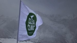 Флаг Clean Clinic на вершине гор Кавказа