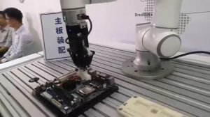 2 Демонстрация кобота Elite Robots  для сборки материнских плат