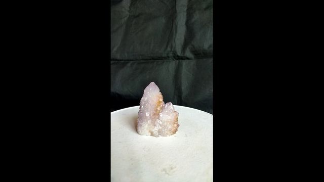 Кварц кактусовый аметистовый 3х5.5х7 см
