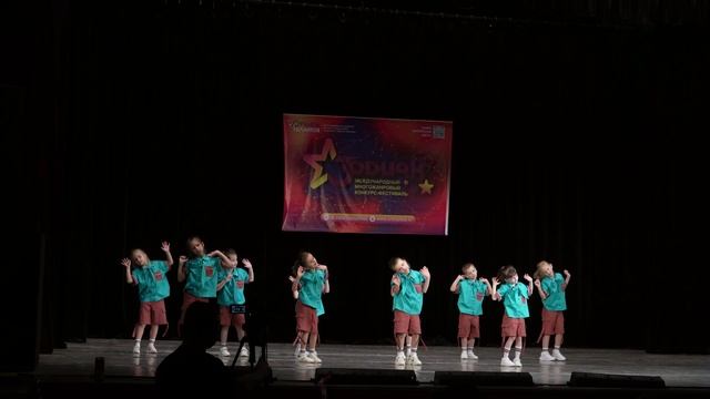 Street show - Танцевальная команда Yummy crew