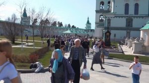 Сегодня в монастырях и храмах Истринского благочиния проходит освящение куличей, яиц и пасхи