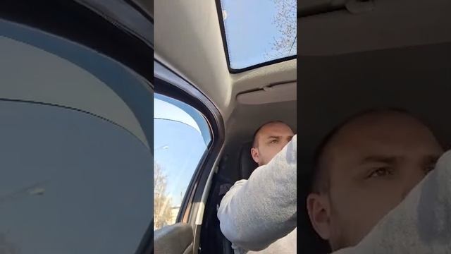 музыка в машине. еду на работу.