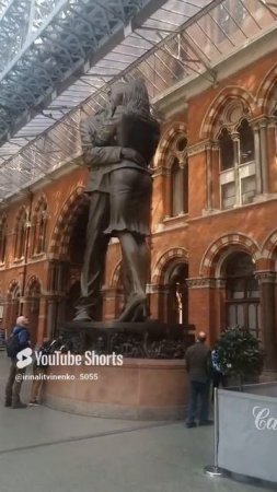 Прилично ли целоваться на публике?
