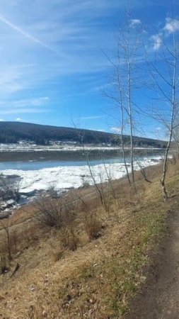 Усть-Кут, ранний ледоход, река Лена