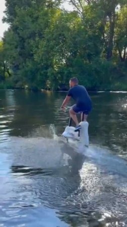 ♂️На велосипеде по воде Manta 5-байк на подводных крыльях. #motosurfing #shorts #short #manta