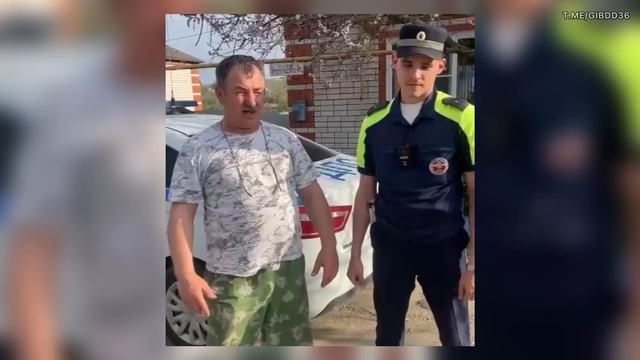 В Воронежской области госавтоинспекторы оказали помощь водителю