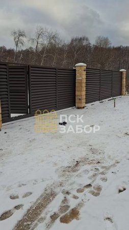 Забор жалюзи на блочных столбах