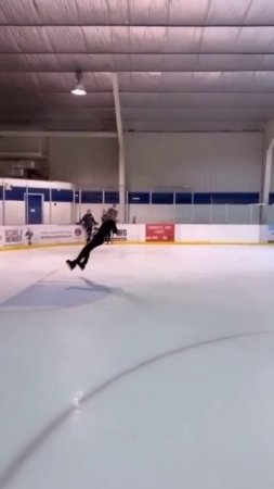 4А-1Еu-3F😮Илья Малинин. Оболдеть какая высота на акселе!