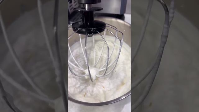 Мороженое в вафельных стаканчиках, дома