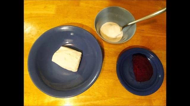 Творог с сырой свеклой и сметаной. Просто, вкусно и полезно