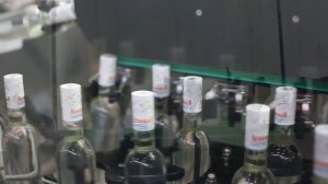 Сборочный цех. Линия розлива водки.