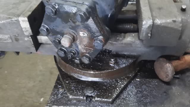 Как снять рулевую колонку MAN F2000