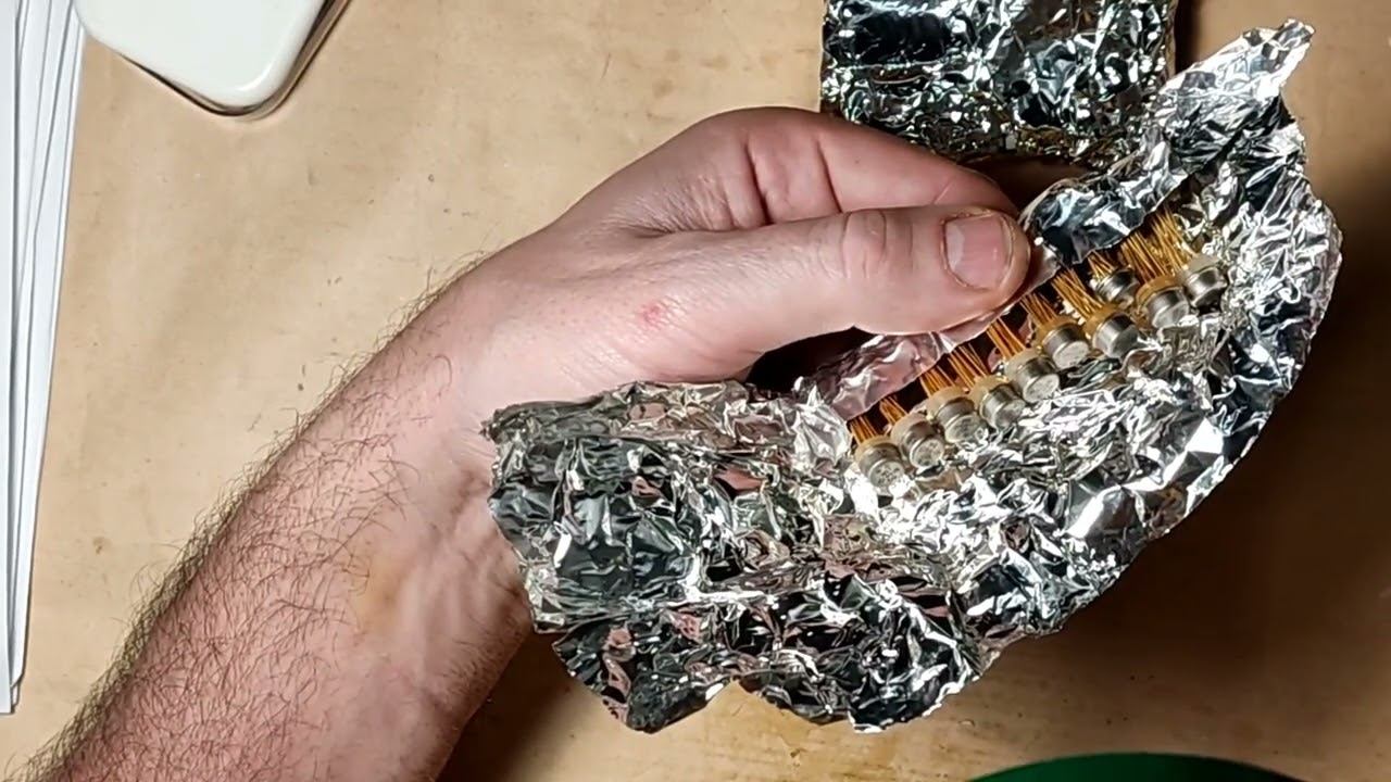 Посылка от Евгения из Ступино. Много микросхем.