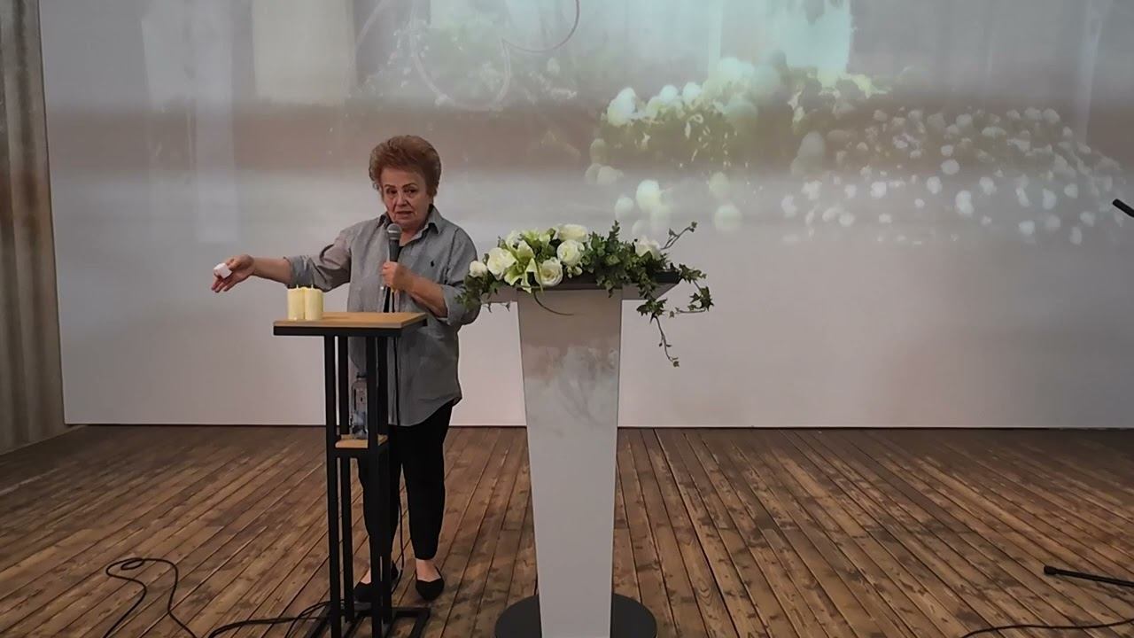 Виктория Горбунова - "я спасительница" Женская конференция "Сближение" Церковь Христа Краснодар