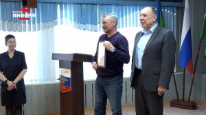 Поблагодарили за службу